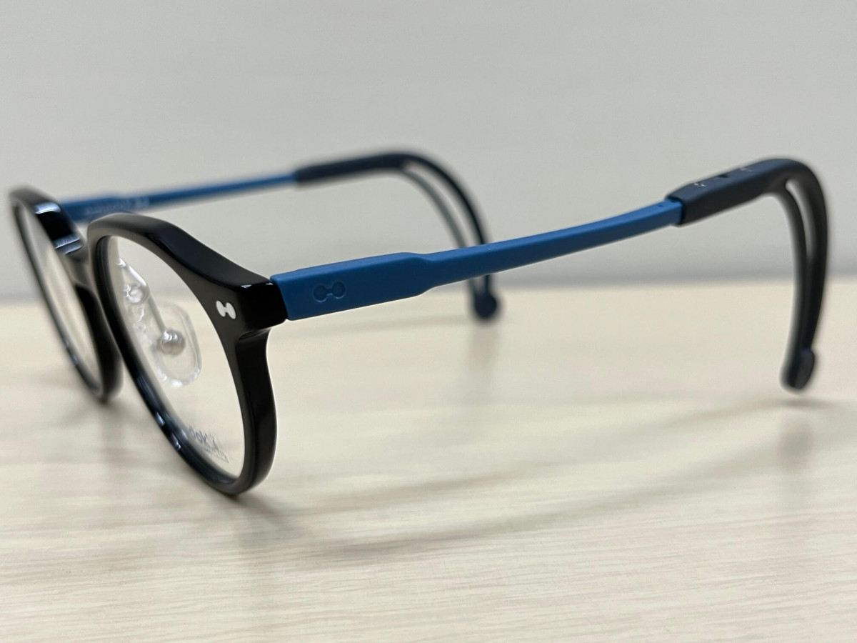 オモドックtiny-511Lおしゃれと機能を兼ね備えた子供用メガネ